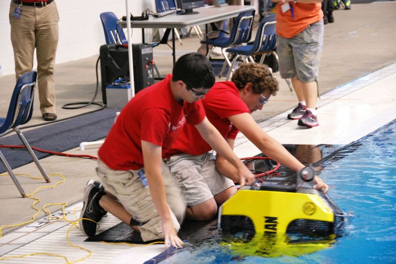 Underwater robotics competition helps students build skills for ocean ...